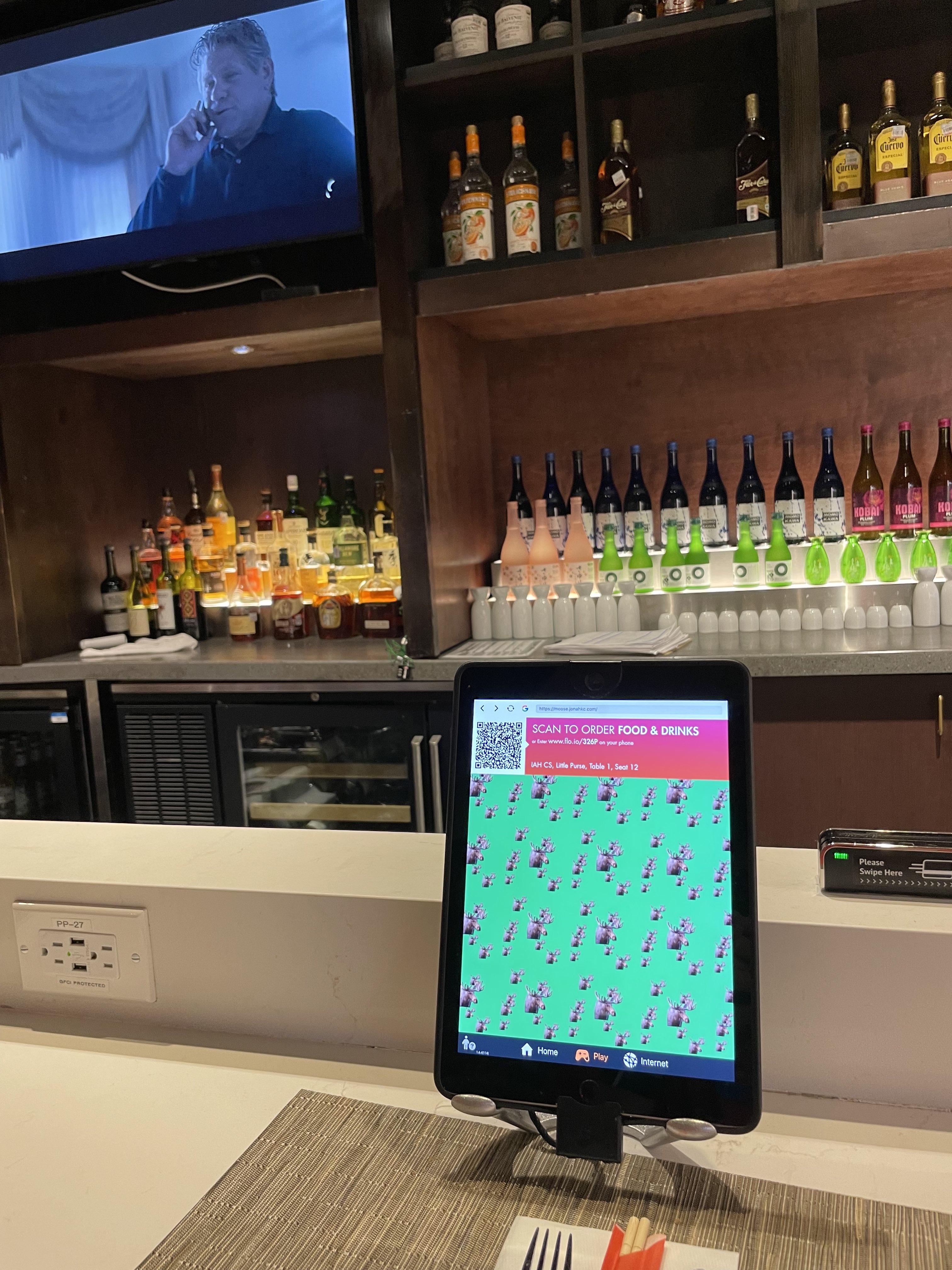 Y’all know those iPads at airport restaurants - 🚨 R74n / Sandboxels