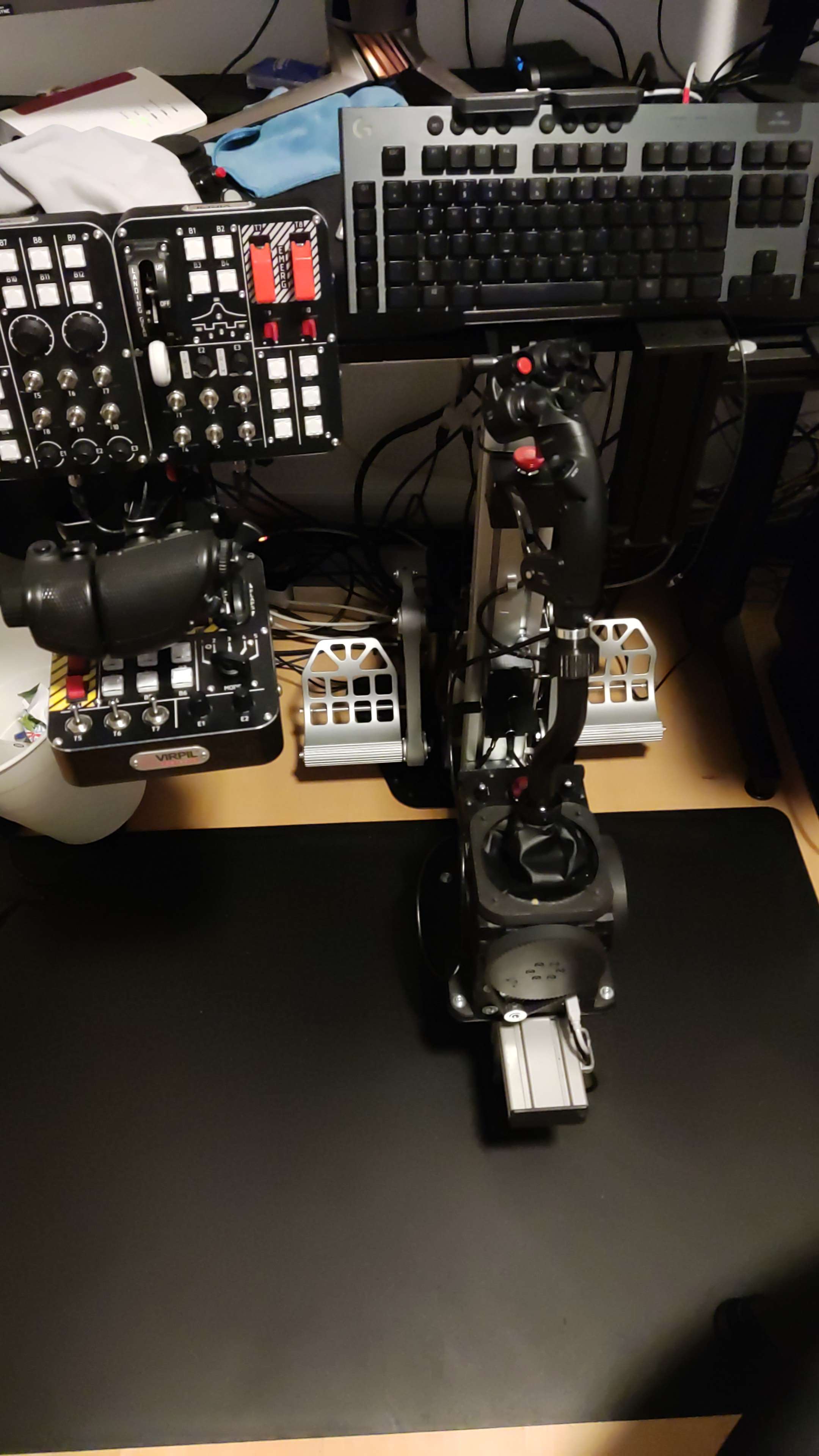 https://www.monster.tech/en/product/joystick-hotas-table-mount-long ...