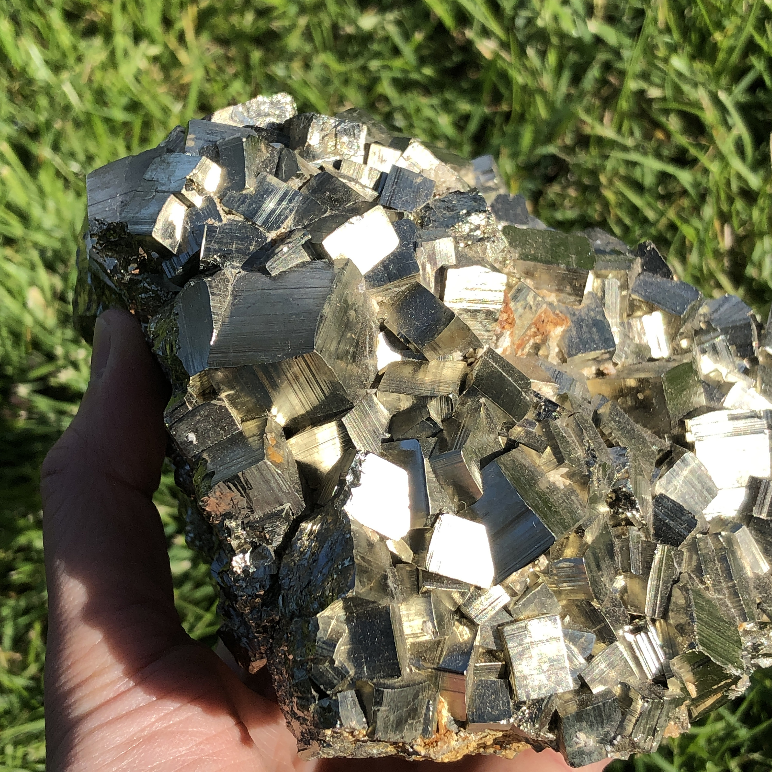 buy a chunk of pyrite - Sons Of | The Forest