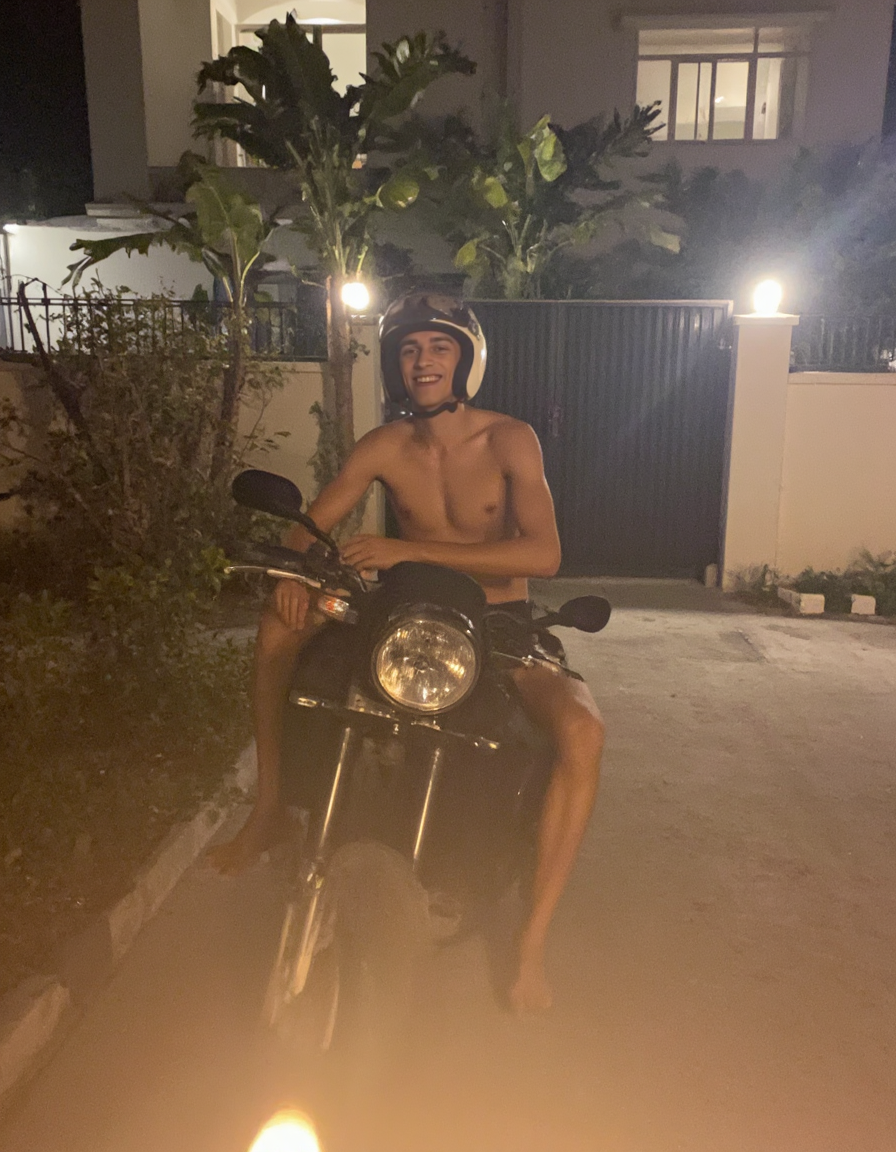 the realism im getting from the flux fine tuning is absolutely crazy - Software Engineering ...