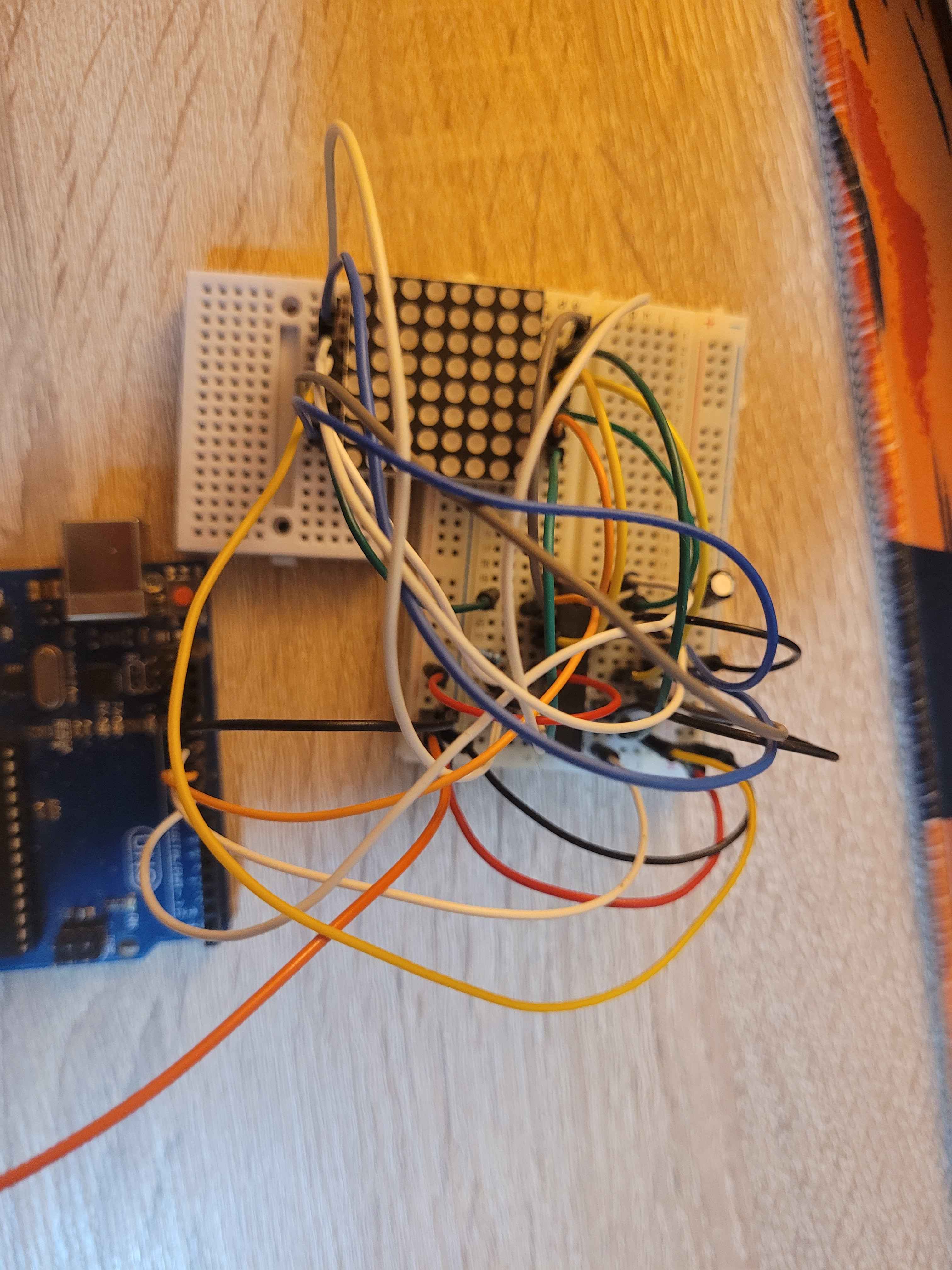 8x8 LED Matrix hardware problems - Arduino