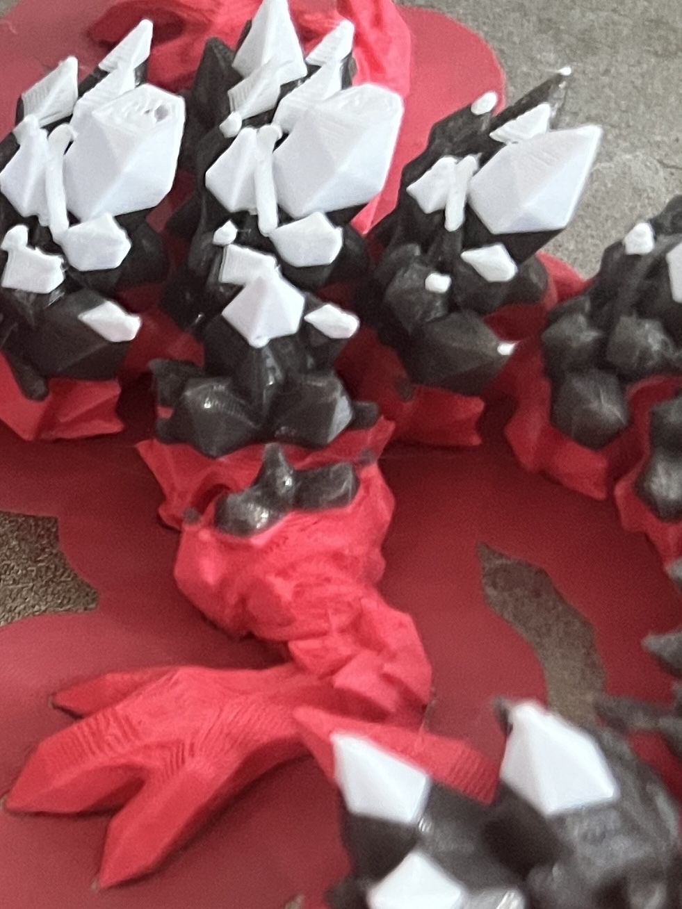 Between black and blue chip in white filament - Cookiecad